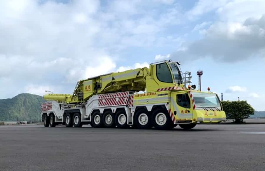 Biggest mobil crane 1200T arrived Nanfang'ao. Making an exception for ...